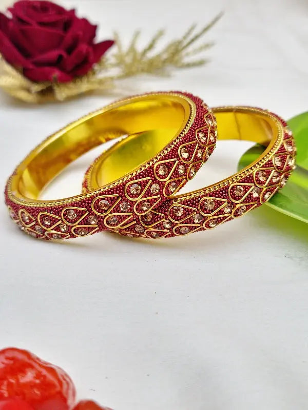 Discover the Splendid Beauty of Lac Kada at Saajha Fashion - Show Now